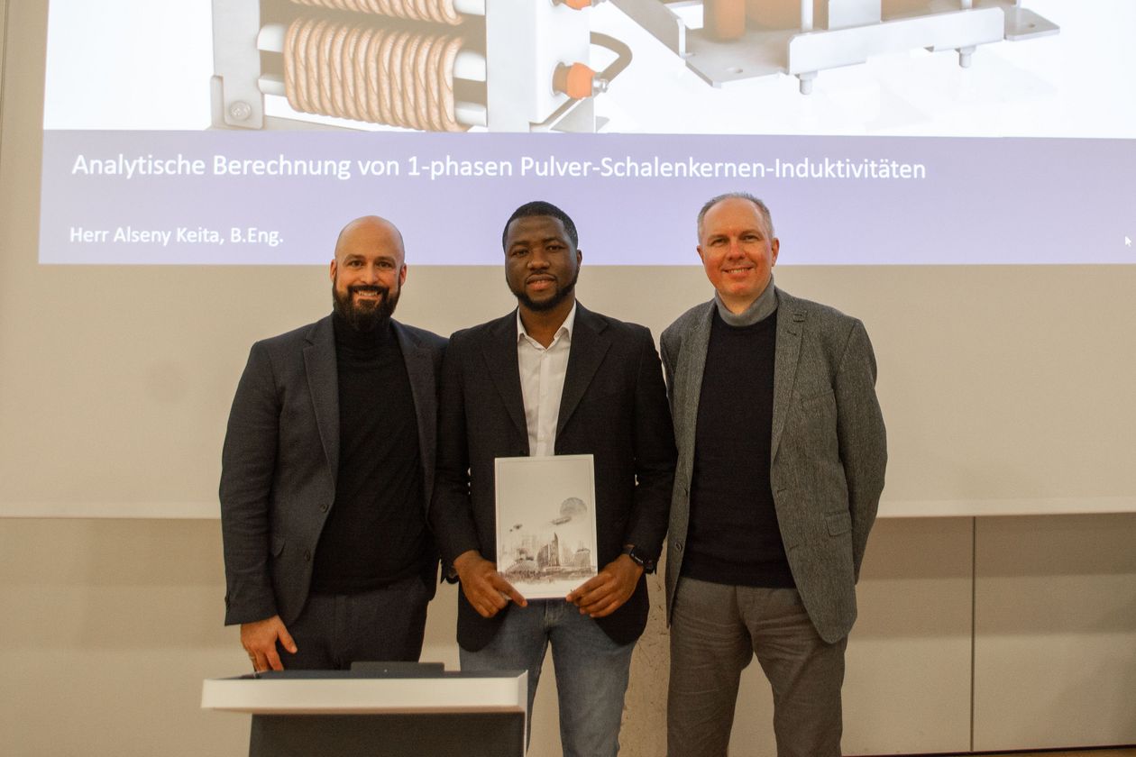 VDE-Preis 2023 für besten Elektrotechnik-Absolventen der HSB - HSB ...